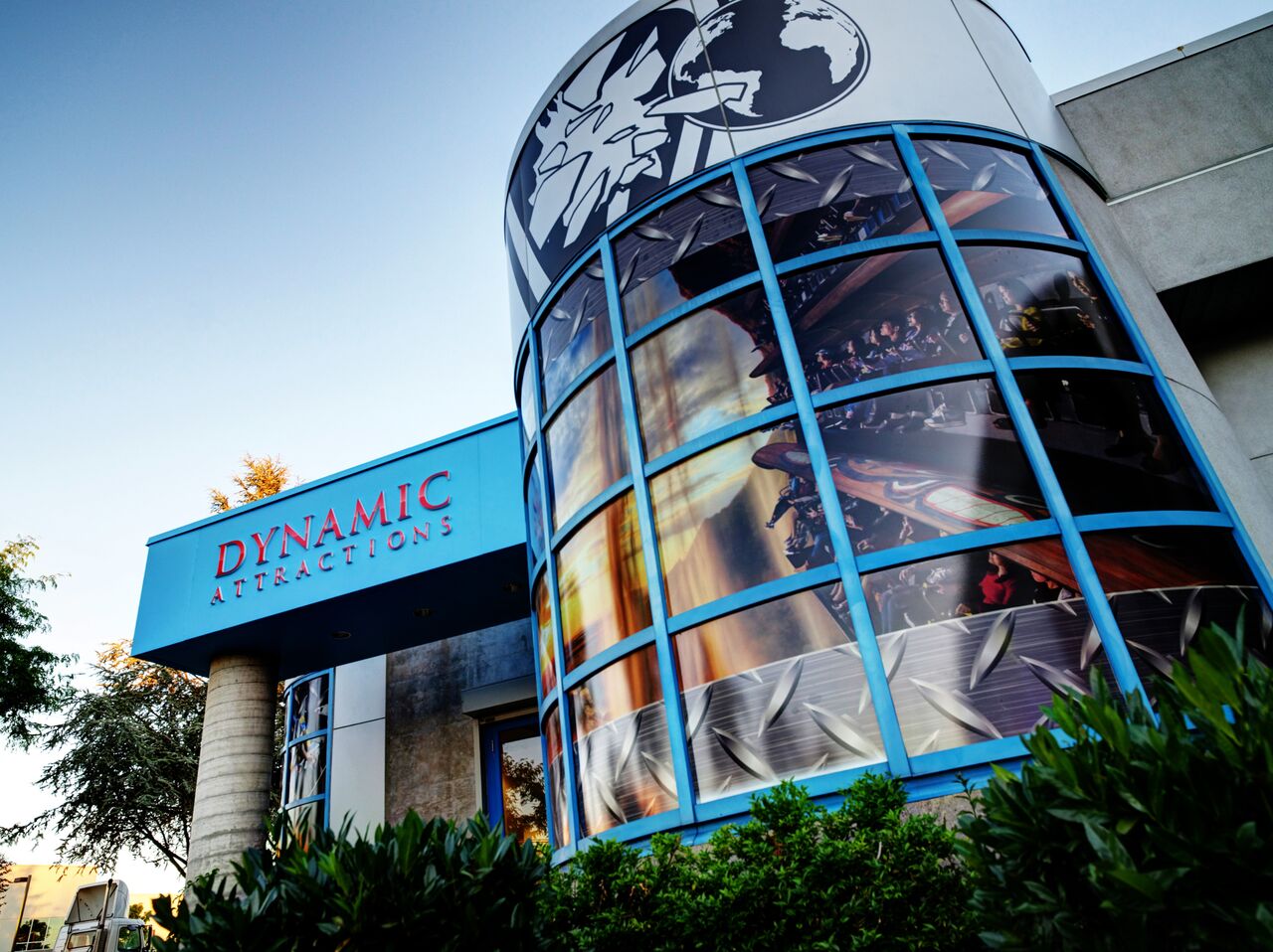 Unsere Partner: Dynamic Attractions - Rideout.de